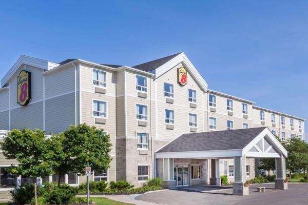 Super 8 By Wyndham Peterborough - Peterborough, ON, Canada