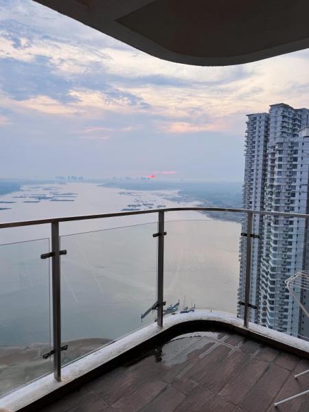 Beachfront Seaview 2carparks, 6-10 Pax Netflix - Skudai