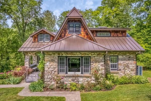 Rose & Thorne - New Paltz, NY