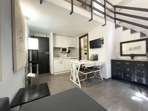 A Romantic Terrace In Colosseum - Monti