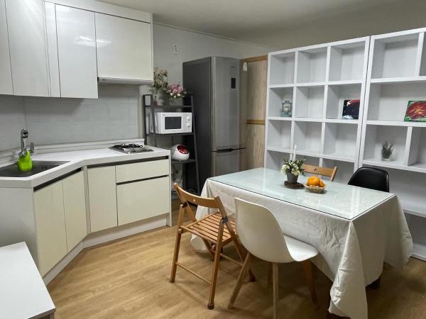 Stay Sonsu - South Korea