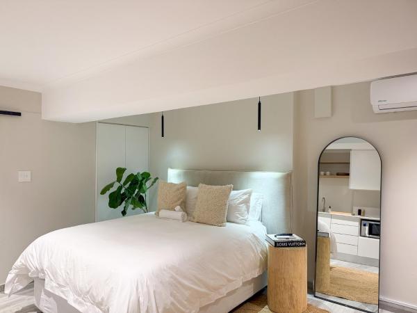 Walk To Promenade, Stylish Secure 1br!5mins Beach - Camps Bay