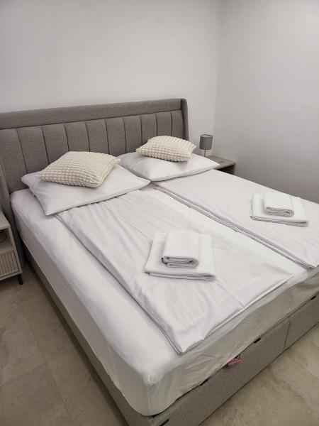 Apartment Sarabi - Maslinica