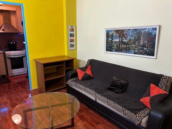 Modern Comfort Minutes From Plaka & Monastiraki - Athens