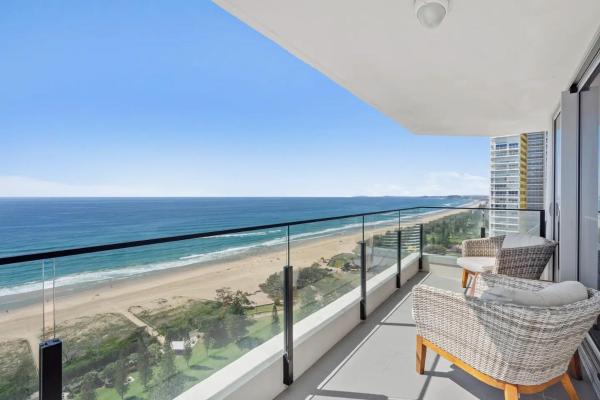 Beach Haven, 25th Floor Beachfront - Broadbeach