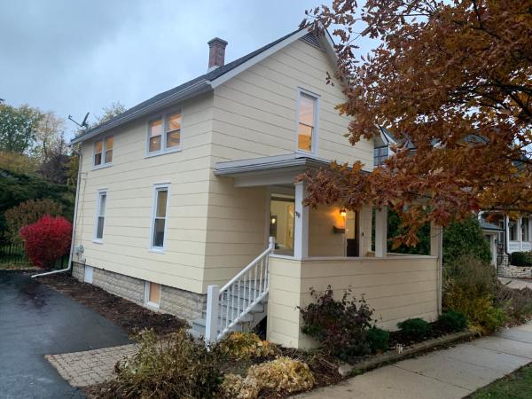 Two Bedroom Home In Downtown Naperville - Naperville, IL