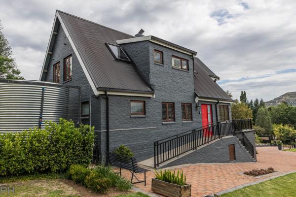 The Red Door - Clarens