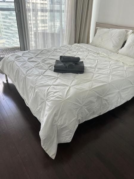 Downtown Modern Lakeview Condo 3 Queen Beds Near Cn Tower & Rogers Centre - Toronto