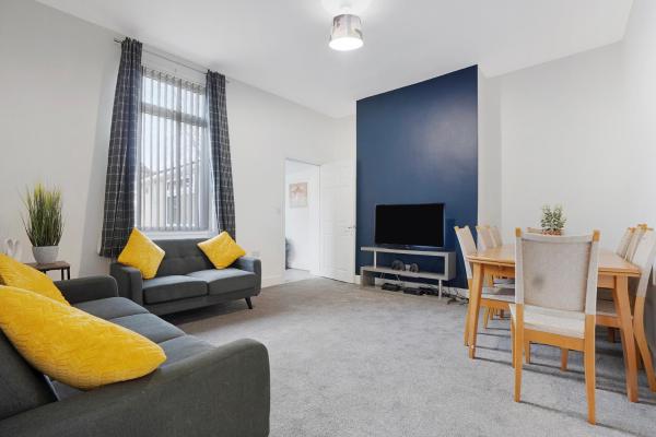 New! Stylish 4br In St John's - Darlington