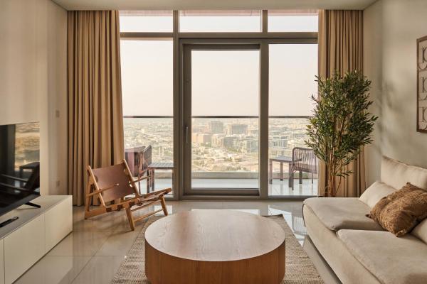 Luxury Seaview 2br - Paramount Midtown - 6 Guests - 64f Pool Access & Burj View - Dubai
