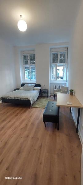 Quiet Room With Private Bathroom In A Local Home - Berlino