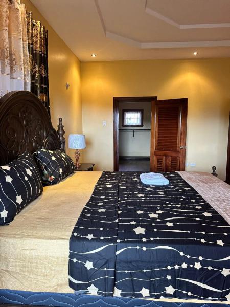 Royale Deluxe At Dillsbury Xl - Jamaica