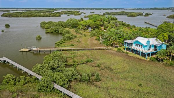 Eagle View - Bayside Privacy And Dock - Cedar Key, FL
