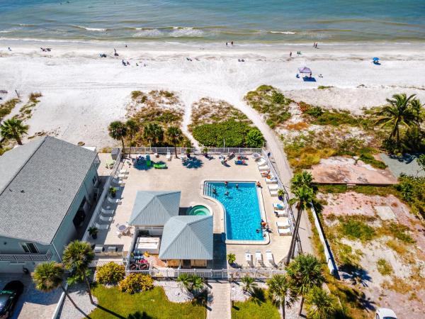 Redington Beach Retreat - Immaculate Beach Condo With Water Views, Pool, Hot Tub - Redington Shores, FL