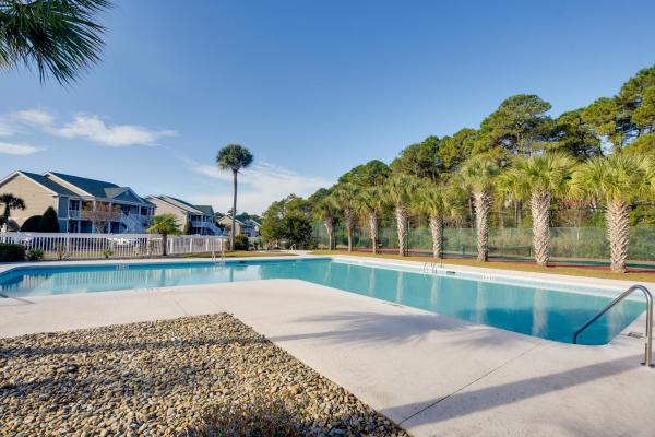 Pond Views And Community Perks Sunset Beach Condo! - Sunset Beach, NC
