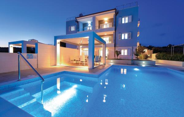 Nice Apartment In Rogoznica With Sauna - Primošten