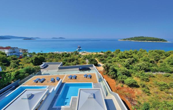 Nice Apartment In Rogoznica With Sauna - Primošten