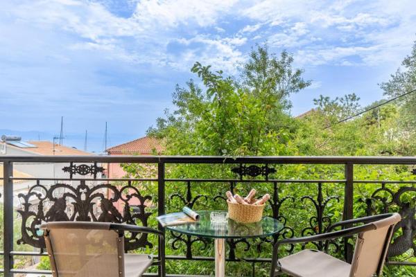 Ithaki Apt - Paxi
