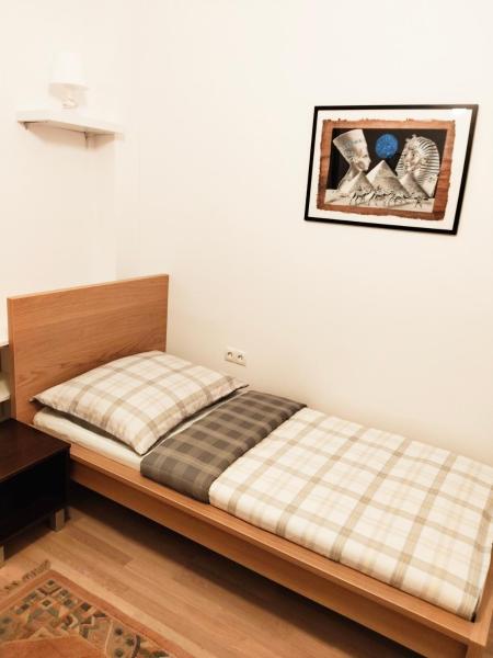 Favorit-rooms Direkt Metro-u1 Best Connection To Centralstation And City-center -