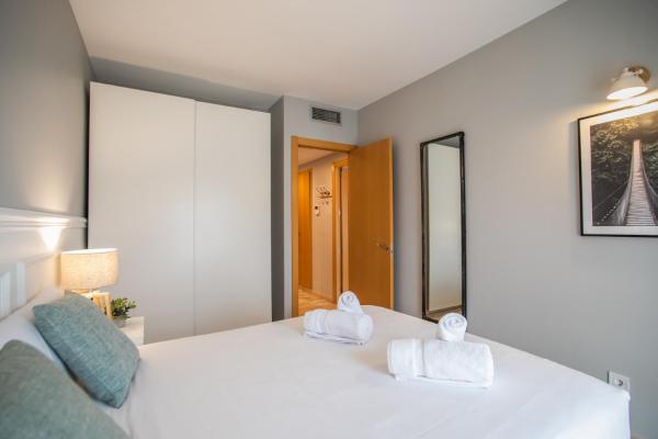 13mal1077- Magnific 2br Flat - El Masnou