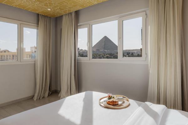 Brassbell L By The Pyramids Near Grand Museum - Giza