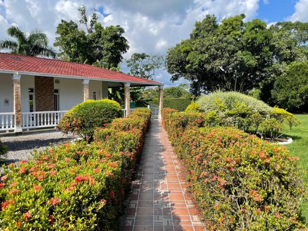 Casa D`campo Alegre - Acacias