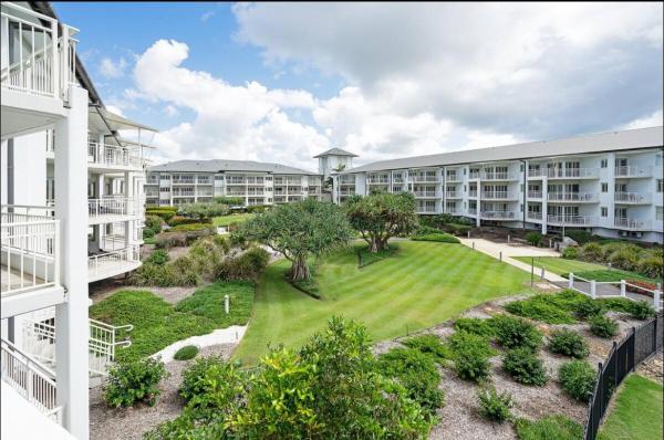 The Pool Resort Kingscliff - 2 Br Ocean Facing Apartment (6230) - Holiday Management Co. - Kingscliff