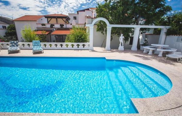 Awesome Apartment In Kampor With Sauna - Supetarska Draga