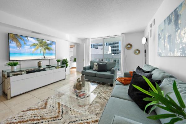 Stylish 2br With Skyline Views, Free Parking, Sleeps 8 - Miami
