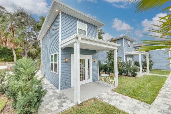 719 Douglas Avenue, Unit C "Shelly" - Clearwater Beach, FL