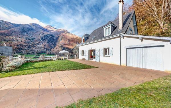 2 Bedroom Gorgeous Home In Louvie-soubiron - Laruns