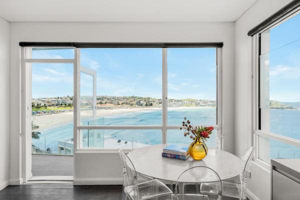 Breathtaking Bondi Beach Ocean Views Parking Opposite Icebergs - Randwick