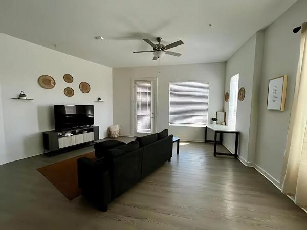 Elegant Home With Stunning Views And Comfortable Amenities - Georgetown, TX
