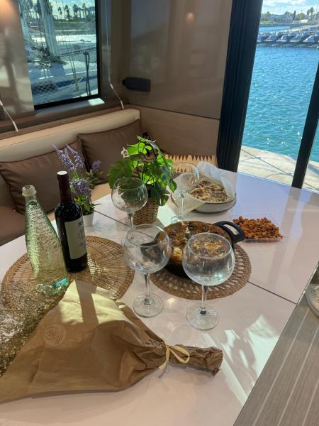 Nido Flotante En El Mar - Valencia