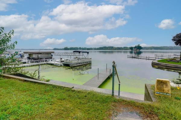Webster Lake Home W/ Patio ~ 3 Mi To Town! - Lake Wawasee, IN