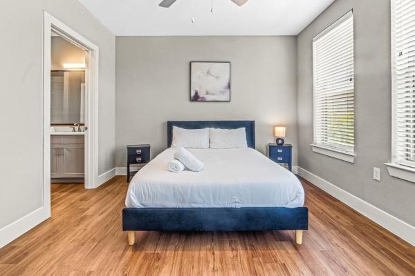 Fascinating 2bd 2ba W Beautiful Pool In Fort Worth - Fort Worth, TX