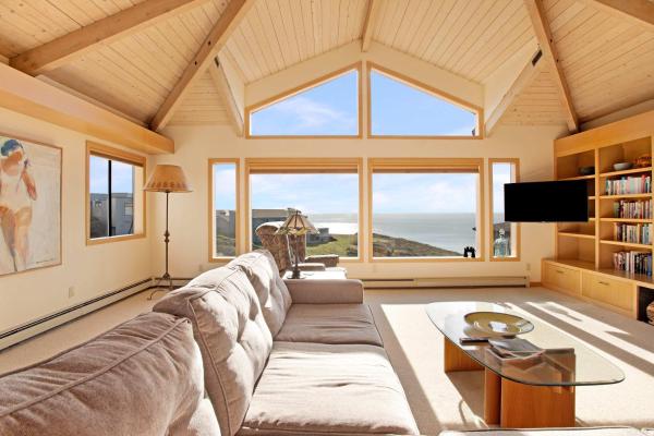 Amazing Oceanviews On Bodega Harbour Golf Course - Dog-friendly 4br With Sauna - Great For Families - Bodega Bay, CA