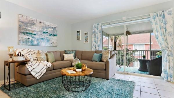 Spacious Bright Paradise Beach 1bd Modern Condo - セント・ピーターズバーグ, FL