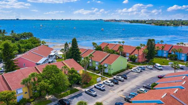 Resort Condo With Private Beach - St. Petersburg, FL