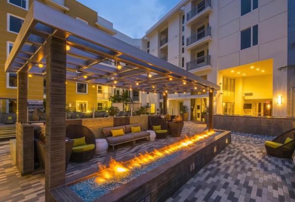 West Hollywood 2bdr Residence - Santa Monica, CA