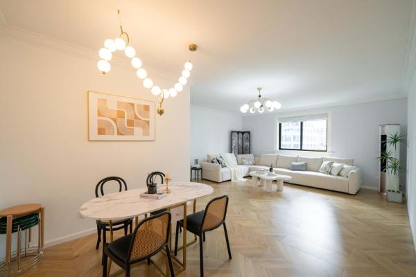 Nanjing West Road Elevator Two-bedroom, Three-bed Apartment Close To The Subway - Shanghai
