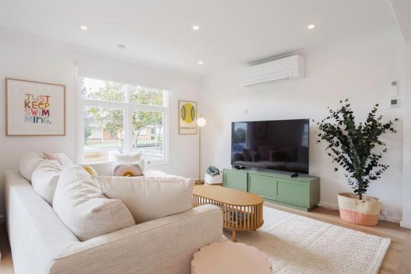 Hamptons On Heales - Classic Beach House Charm - Melbourne