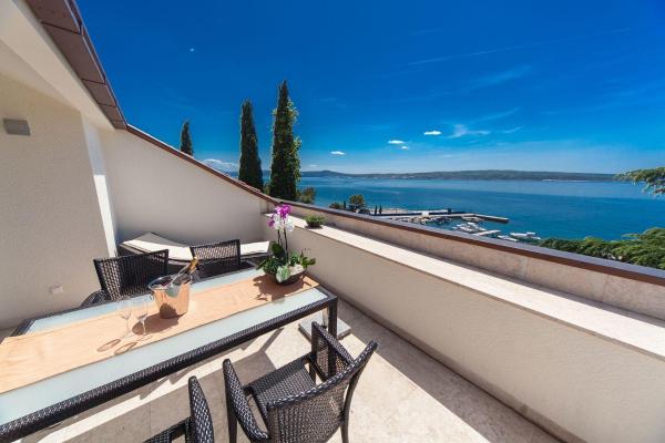 Atemberaubendes Penthouse Direkt Am Meer Mit Meerblick, 2 Bikes, Fussbodenheizung, Privatparkplatz - Dramalj
