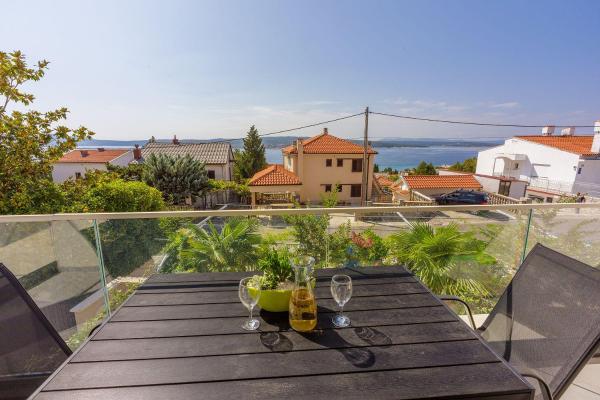 Beeindruckendes Apartment Nur 500 Meter Zum Strand Mit Meerblick, Sauna, Gym, Pool - Crikvenica