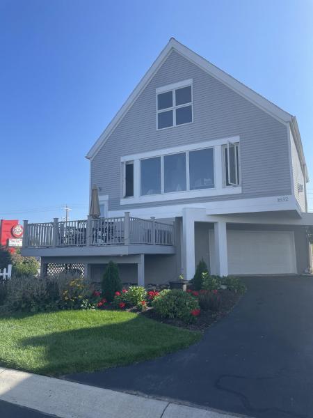 Papa & Gigi's Lake Front Home - Put-in-Bay, OH