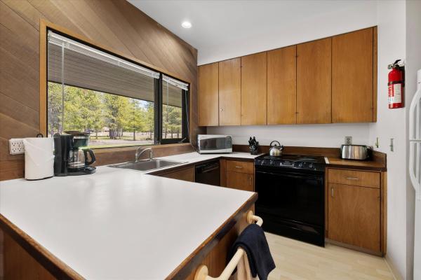 Meadow House 70 - Meredith Lodging - Sunriver, OR