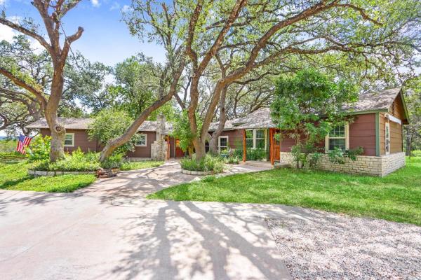 Lawlis Lodge - Wimberley, TX