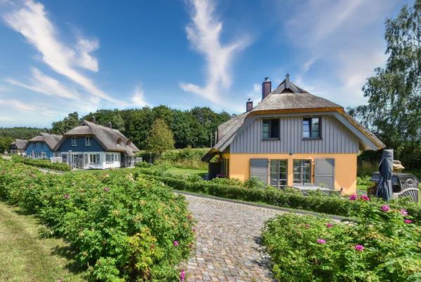 Ferienhaus Inselsommer 10 Feriendorf Klein Stresow Rügen By Ruyastay - Binz