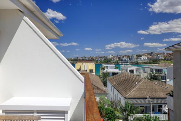The Bungalows Prime 10 With Beach View - Sydney