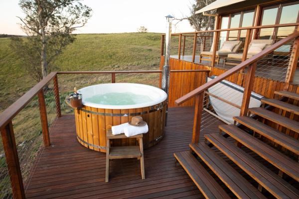 Sunvale Stunning Wilderness Luxury Lodge With Woodfire Heated Spa - Blue Mountains